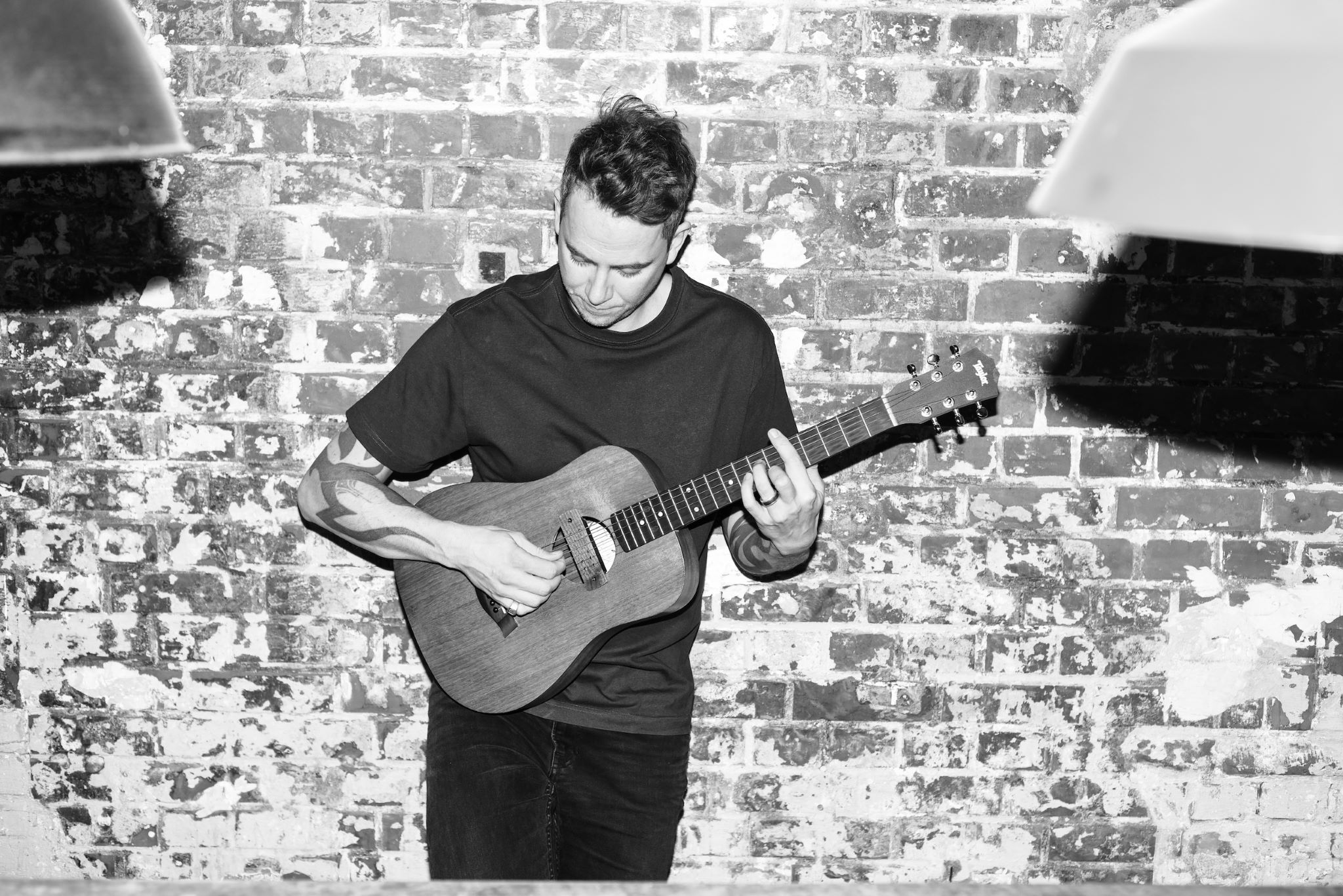 MANUEL LOUIS steht mit seinem neuen Album "Brücken" in den Startlöchern ...